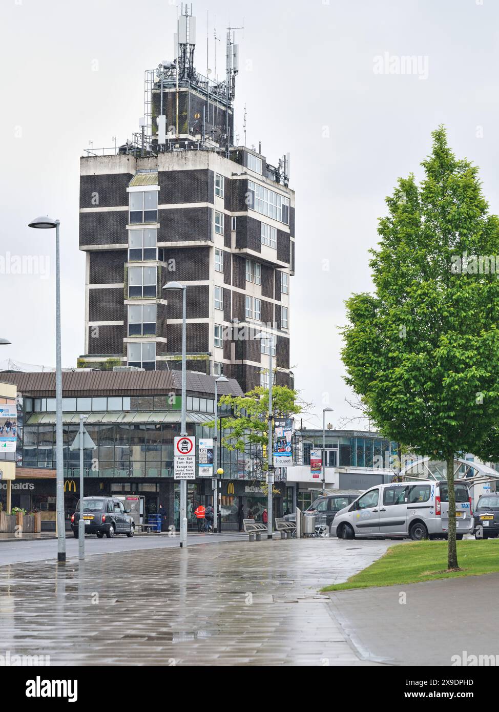 Aerials on Grosvenor house (formerly Strathclyde hotel) in Corby town ...