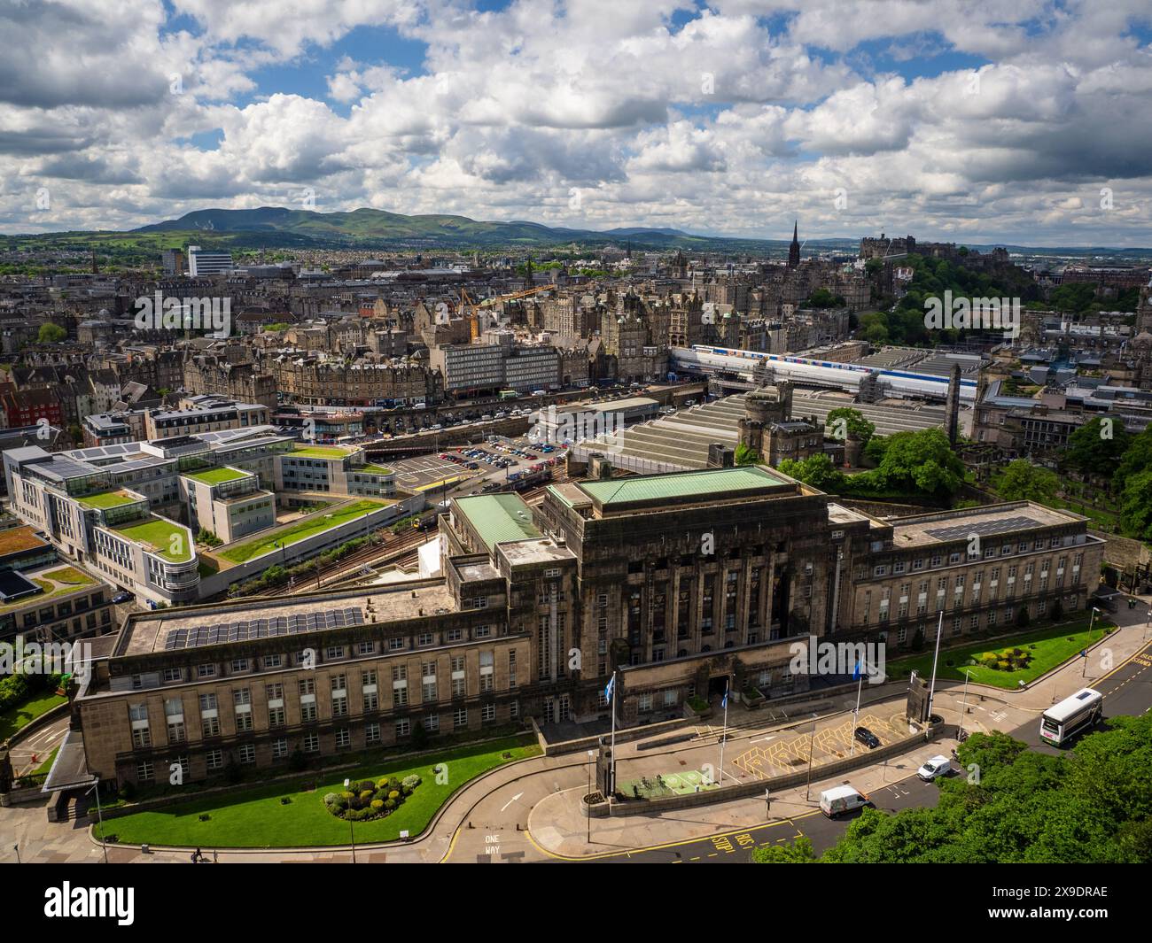 Endimburgh castle hi-res stock photography and images - Alamy