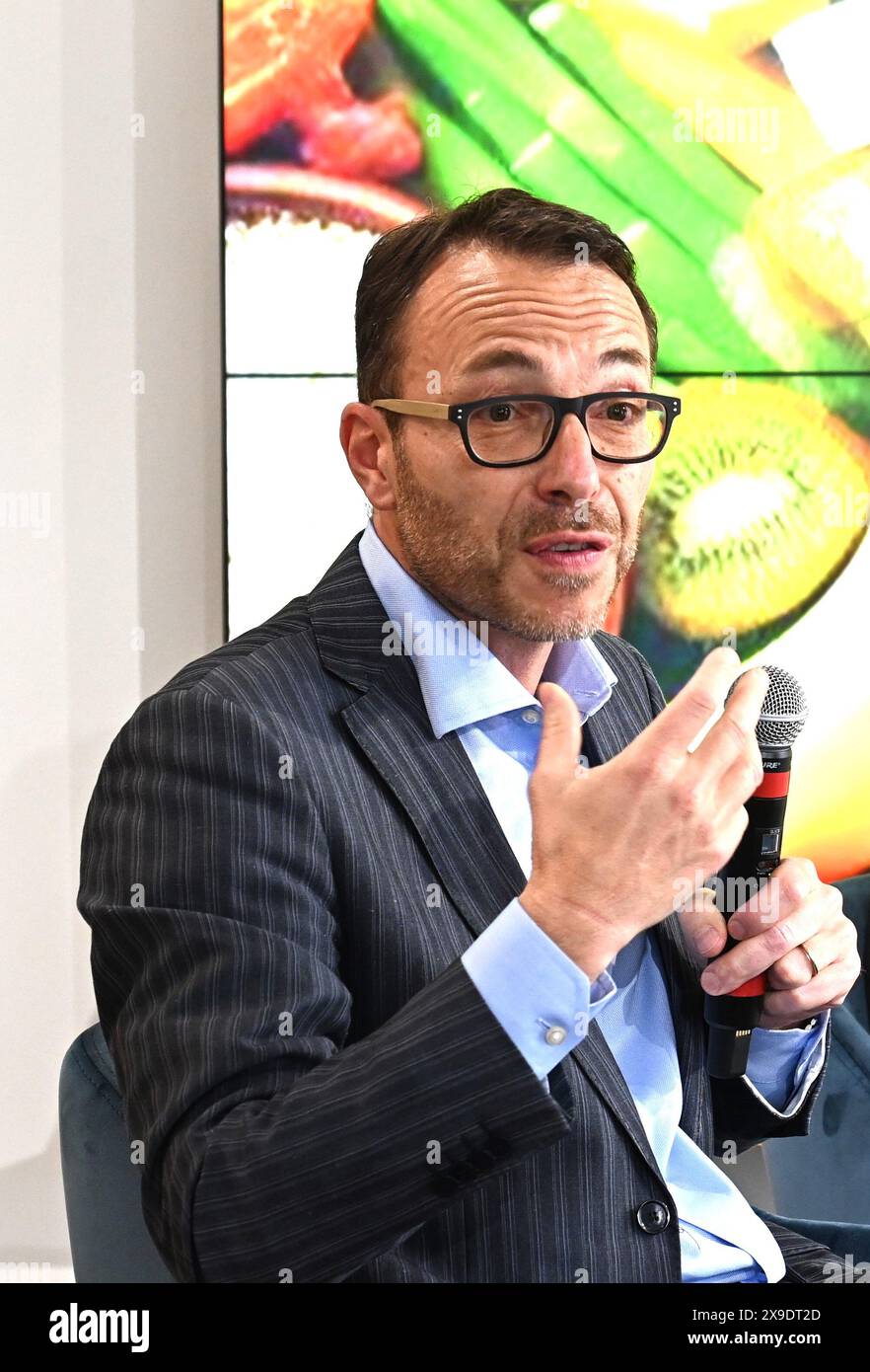 Ipsos Logo Ipsos Confirms Discussions With Kantar Media Regarding A