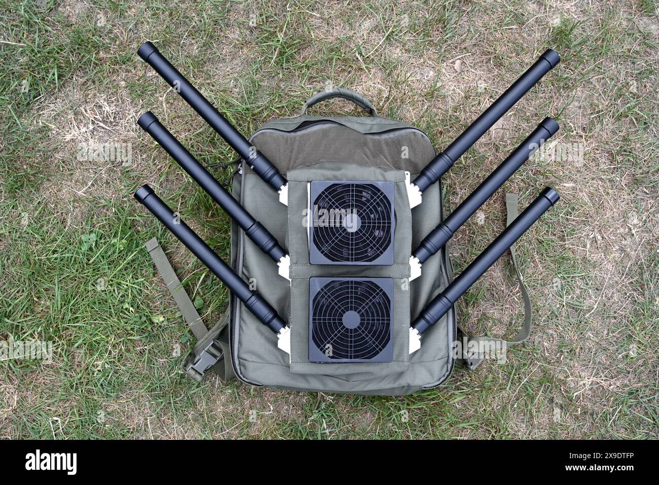 Anti-drone backpack. WB, radio-electronic warfare. Portable anti-drone ...