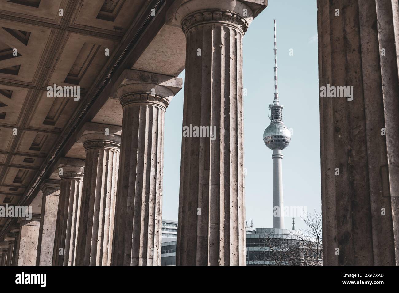 Historical monumental columns hi-res stock photography and images - Alamy