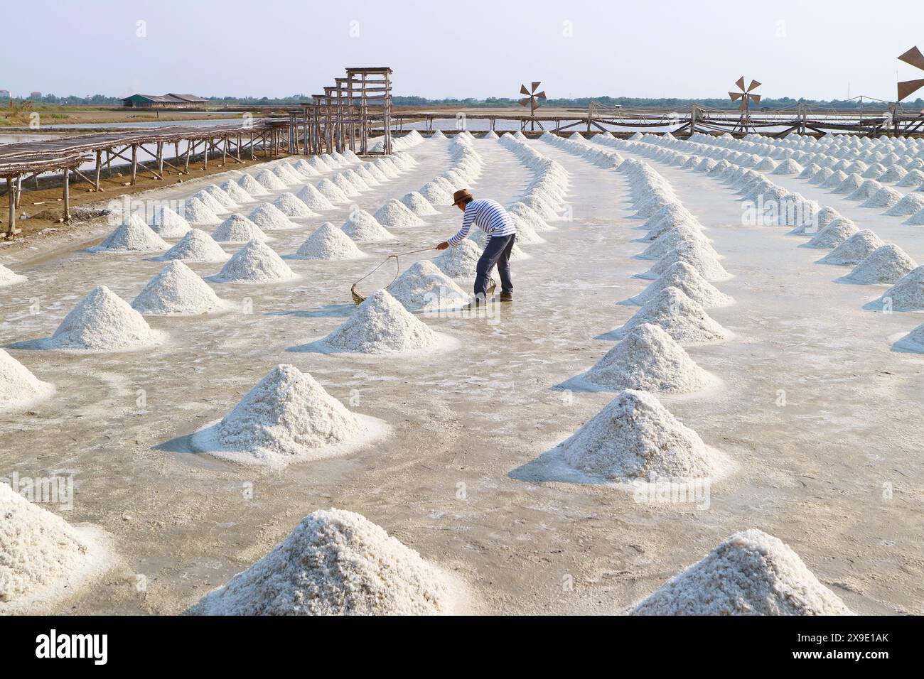 Man working in sprawling hi-res stock photography and images - Alamy