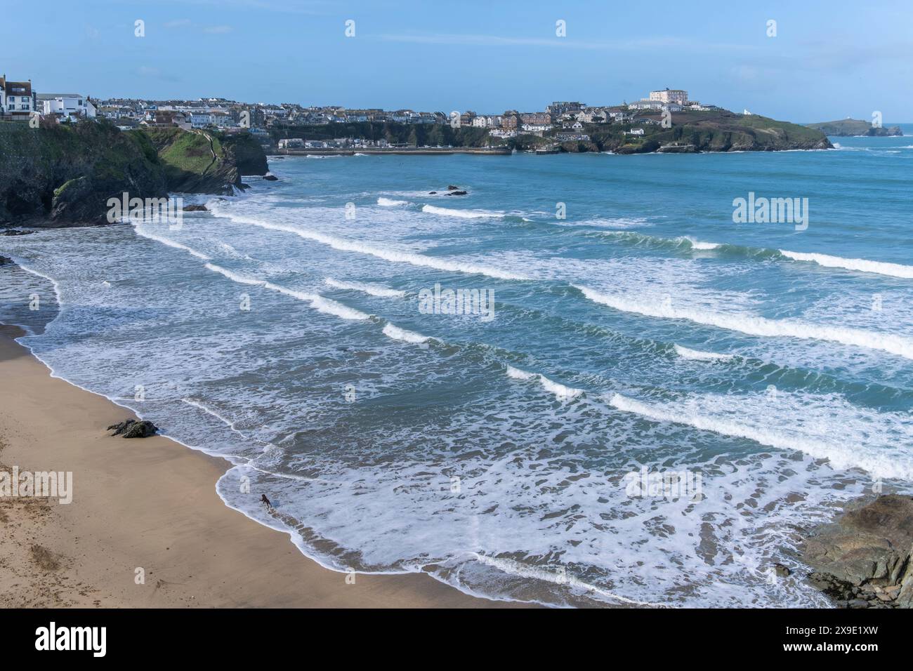 Incoming tide at Gt Great Western Beach in Newquay in Cornwall in the ...