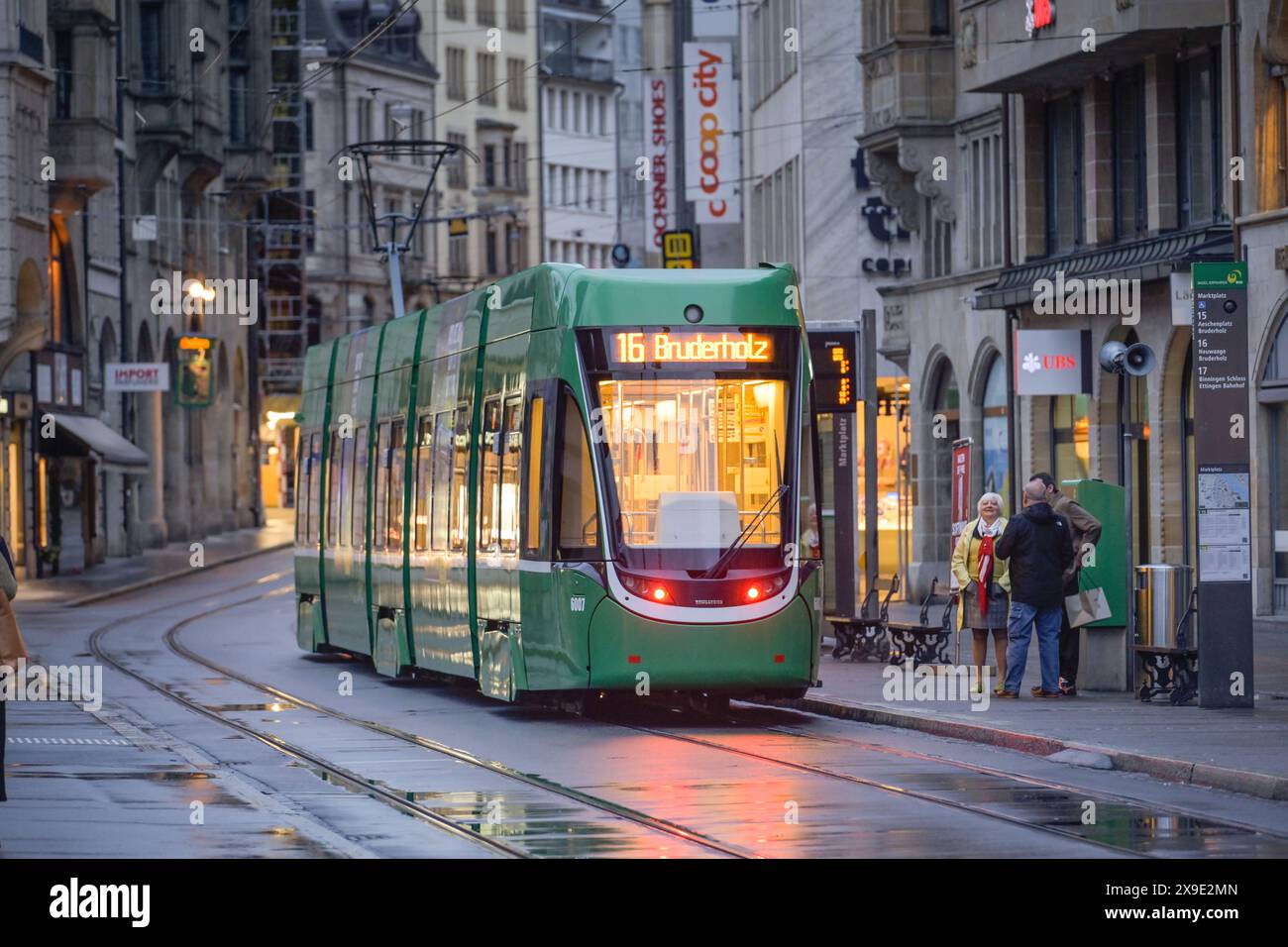 Straßenbahn am Marktplatz, Altstadt, Basel, Schweiz Stock Photo - Alamy