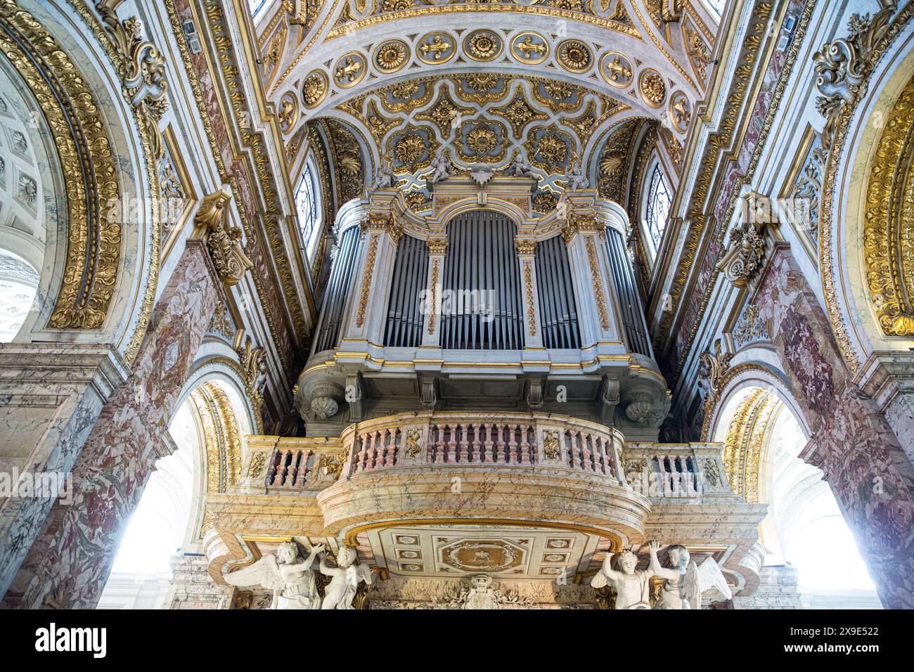 Church interior, Rome, Italy Stock Photo - Alamy