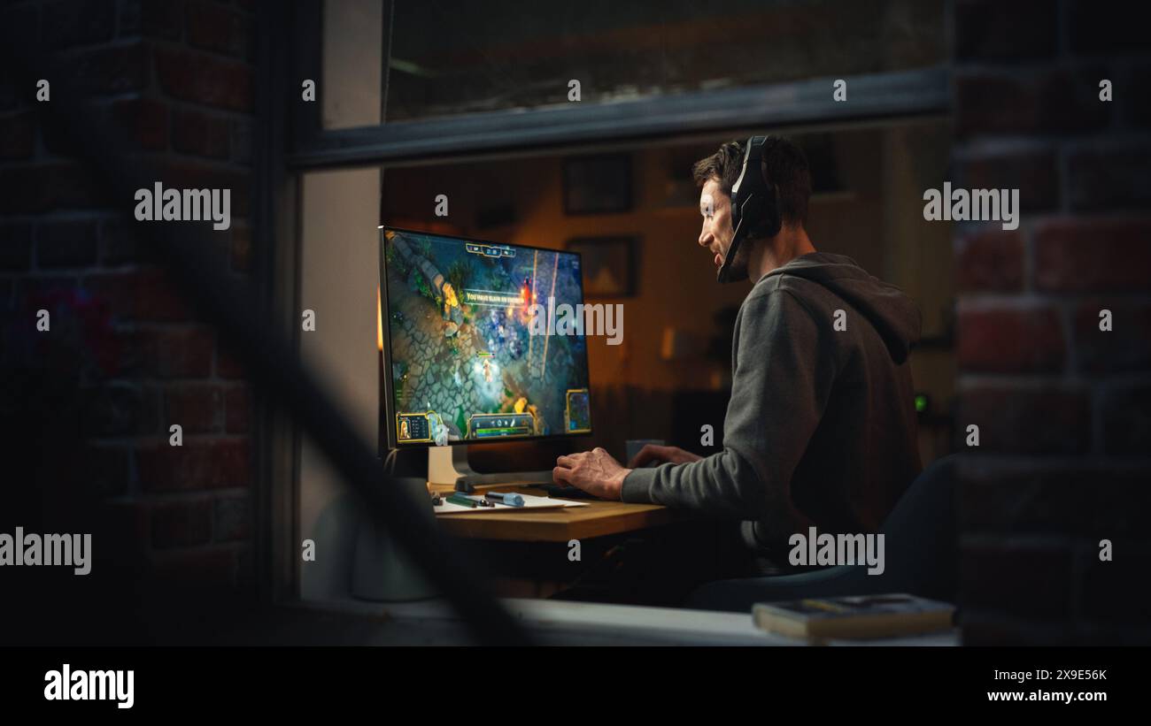 Man destroy computer hi-res stock photography and images - Alamy