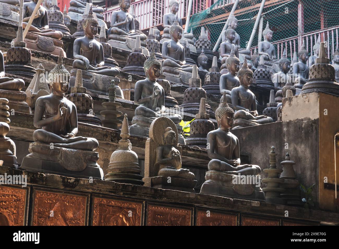 Ancient Buddha statues of Gangaramaya Temple, the most important ...