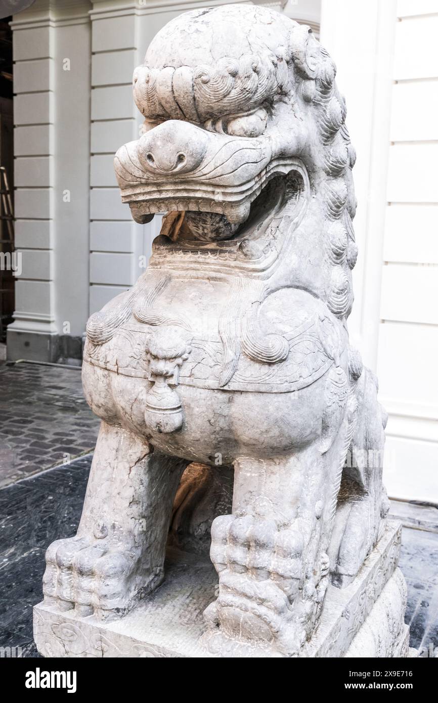 Stone guard lion statue at Gangaramaya Temple, the most important ...