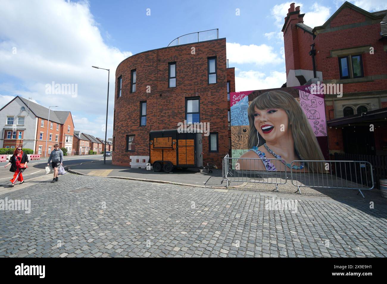 A a mural of Taylor Swift on Phoenix Hotel in Liverpool ahead of ...