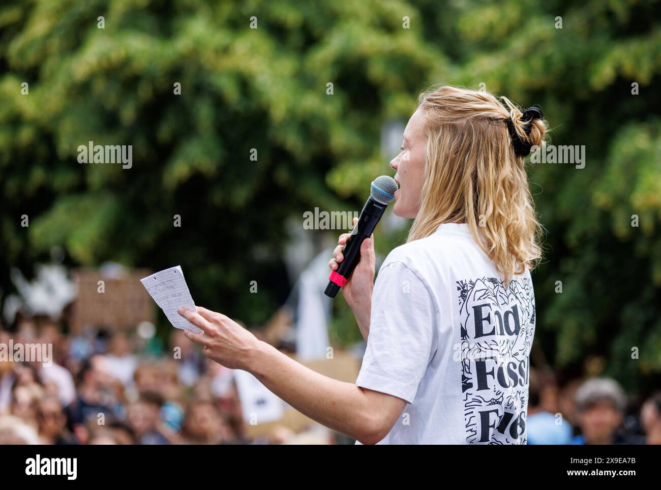 Carla Reemtsma, Klimaschutzaktivistin von Fridays For Future, waehrend ...