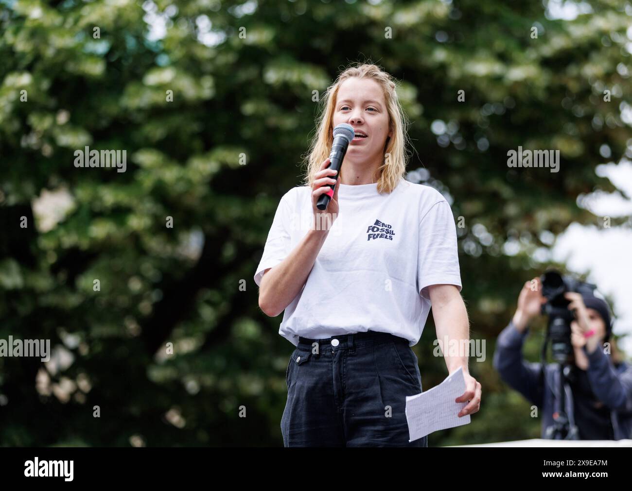 Carla Reemtsma, Klimaschutzaktivistin von Fridays For Future, waehrend ...