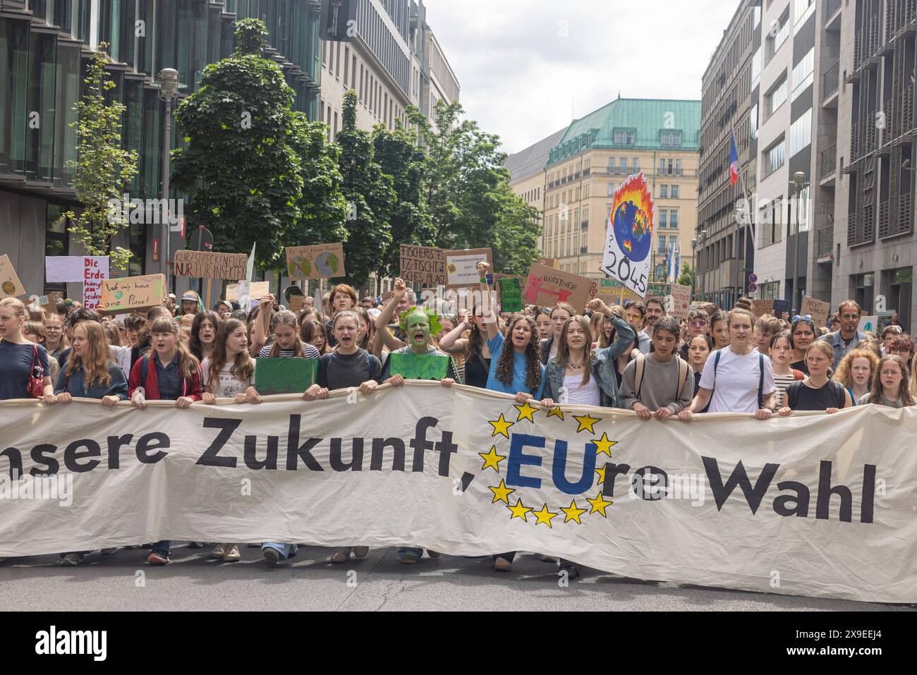 Klimastreik zur EU-Wahl Deutschland, Berlin am 31.05.2024: Samira ...
