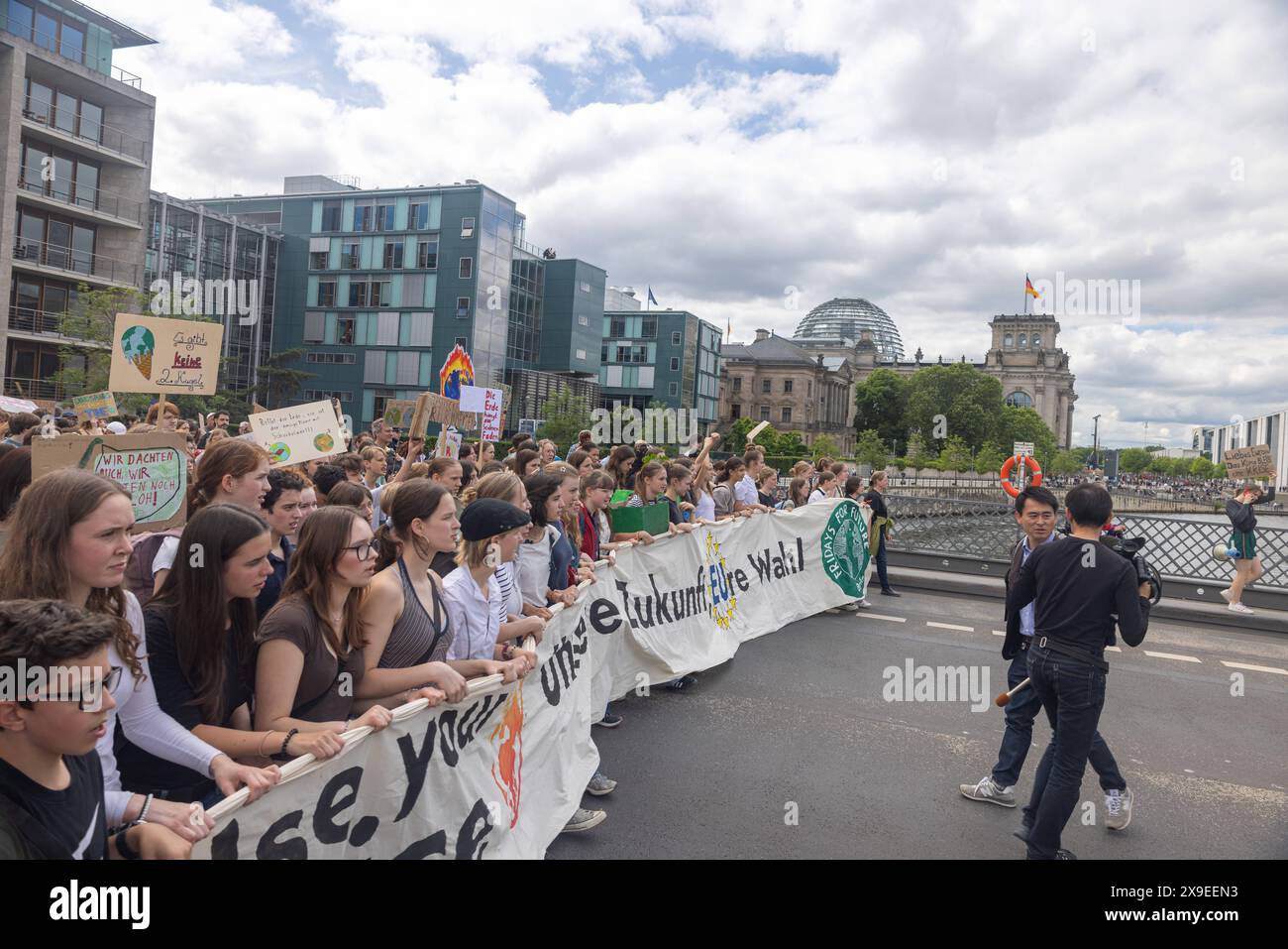 Klimastreik zur EU-Wahl Deutschland, Berlin am 31.05.2024: Samira ...