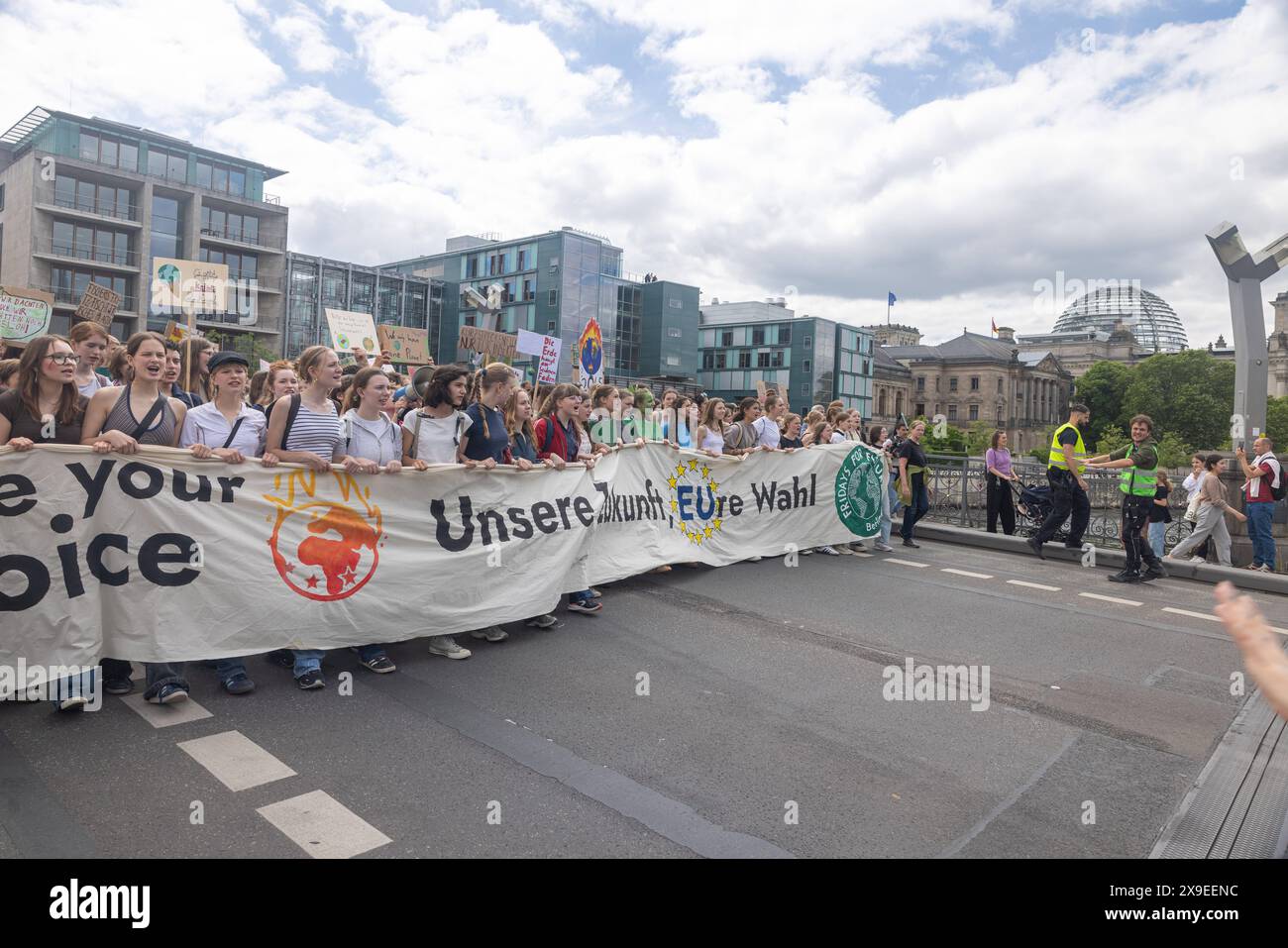 Klimastreik zur EU-Wahl Deutschland, Berlin am 31.05.2024: Samira ...