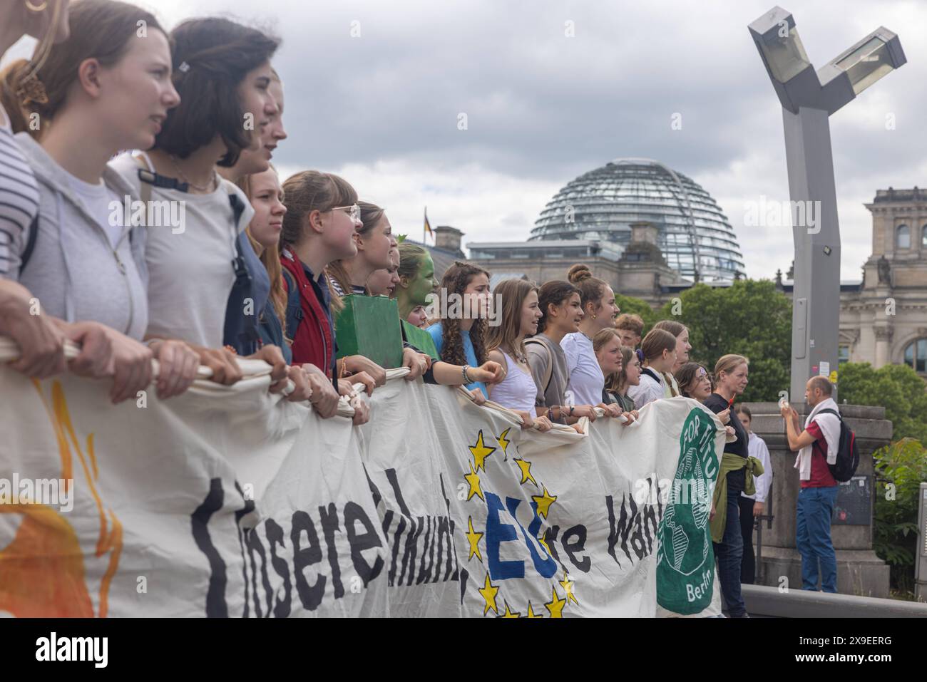 Klimastreik zur EU-Wahl Deutschland, Berlin am 31.05.2024: Samira ...