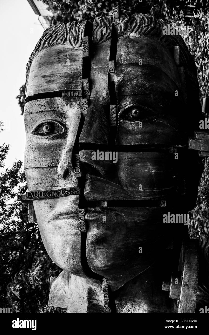 Eduardo Paolozzi Sculpture Stock Photo - Alamy