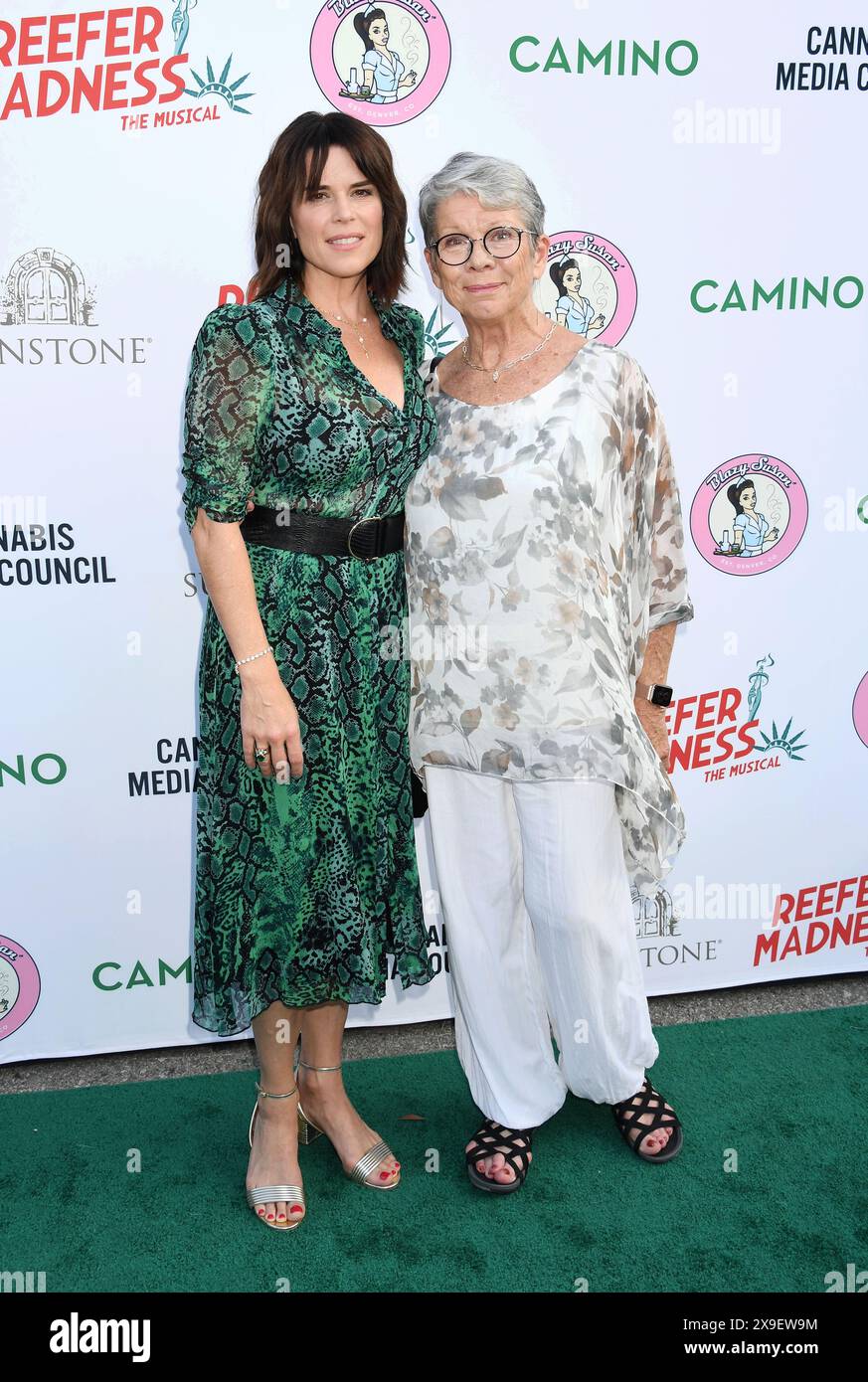 LOS ANGELES, CALIFORNIA - MAY 30: (L-R) Neve Campbell and Marnie Neve ...