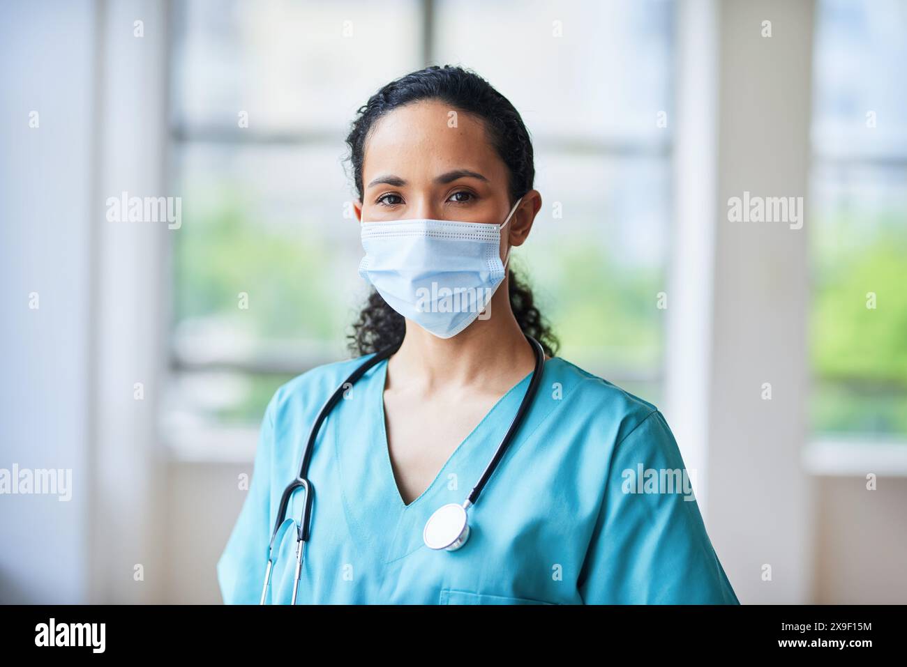 Doctor wearing ppe protection hi-res stock photography and images - Alamy