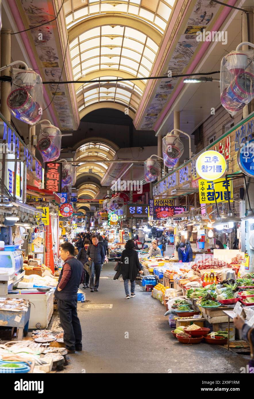 Bujeon market, Seomyeon, Busan, South Korea Stock Photo - Alamy