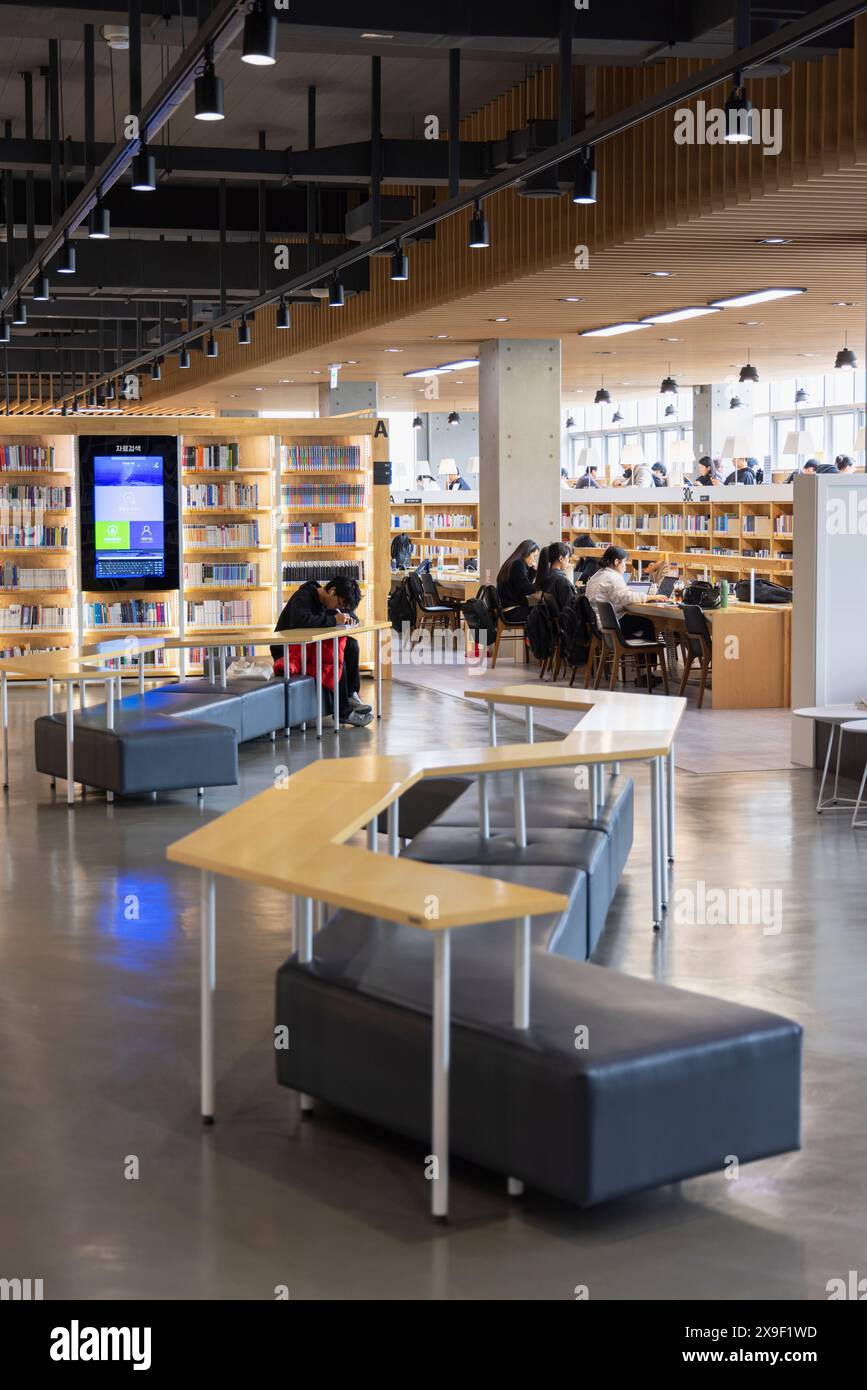 Interior of Busan Library, Daekpo, Busan, South Korea Stock Photo - Alamy