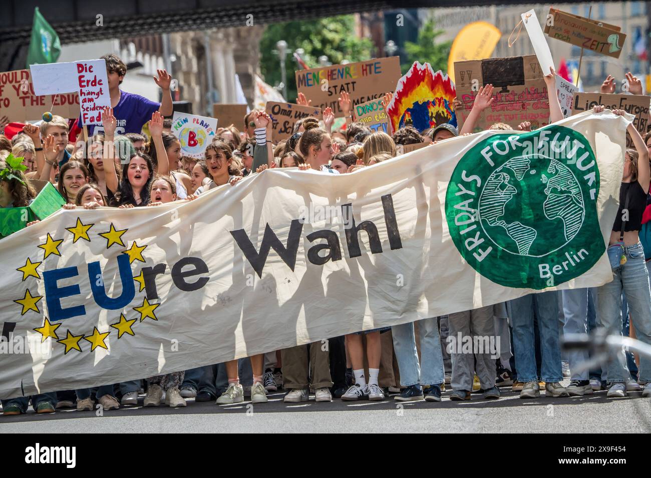 Klimastreik von Fridays for Future, Demonstrationszug, Berlin, 31. Mai 2024 Deutschland, Berlin ...