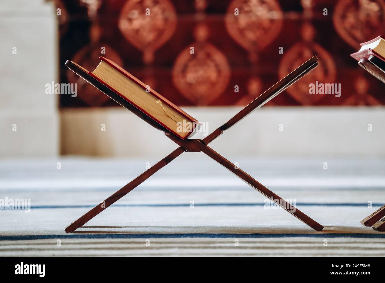 Photo of the Quran in the mosque Stock Photo - Alamy