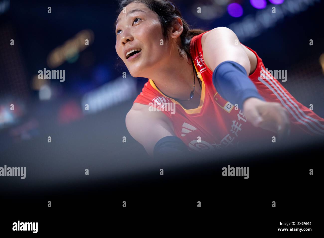 Macao, China. 31st May, 2024. Zhu Ting of China warms up before the ...