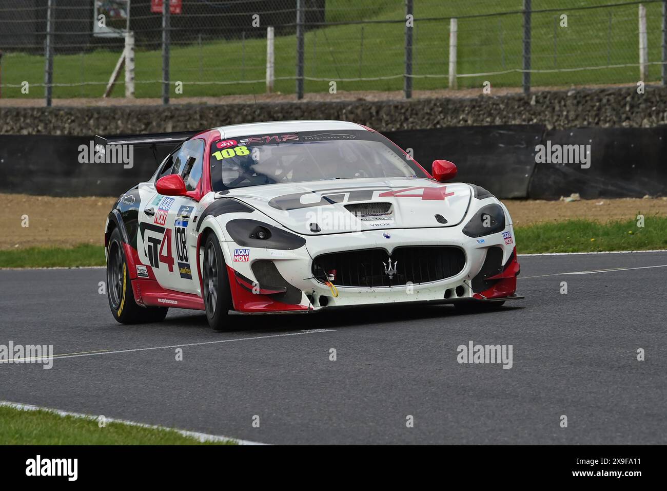 Maserati gran turismo gt4 hi-res stock photography and images - Alamy