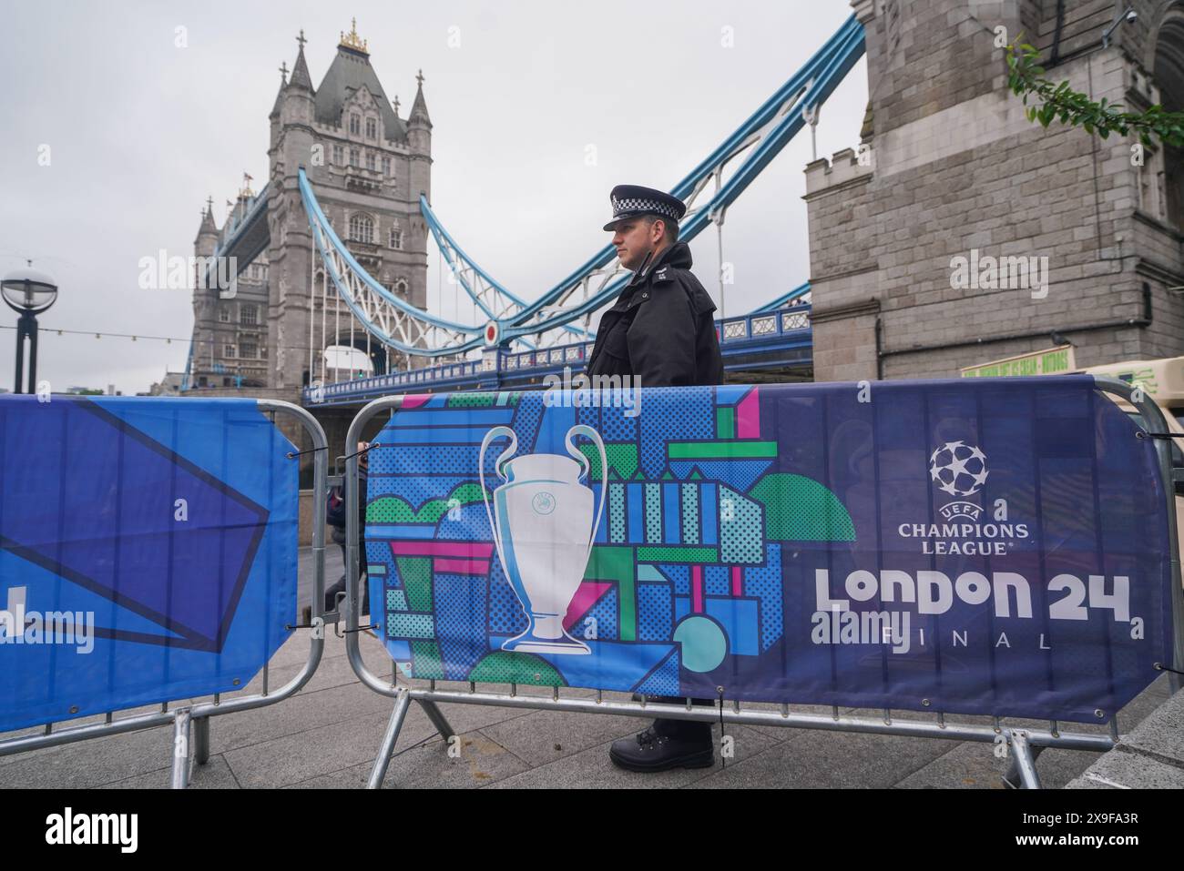 Champions league activations hi-res stock photography and images - Alamy