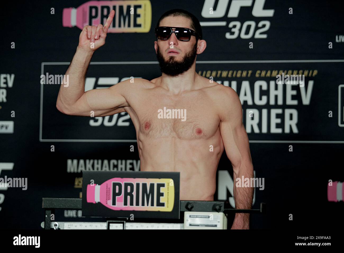 Newark, Newark, Nj, USA. 31st May, 2024. Islam Makhachev poses on the ...