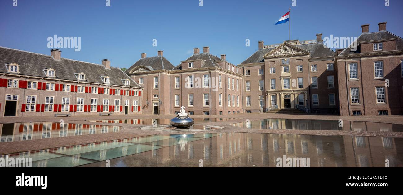 Exterior facade of Paleis Het Loo history Dutch royal family museum ...