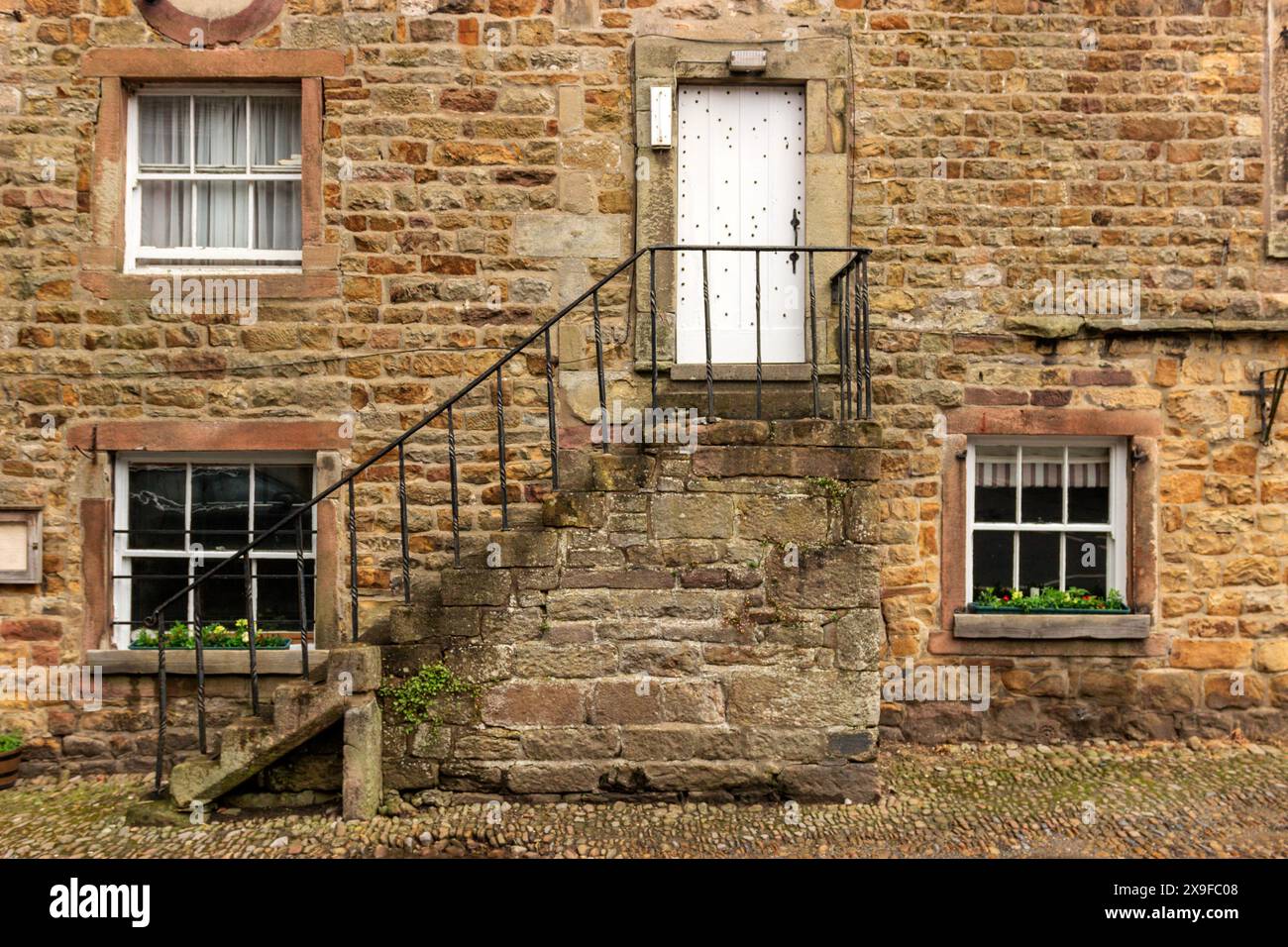 Hark and bounty hi-res stock photography and images - Alamy