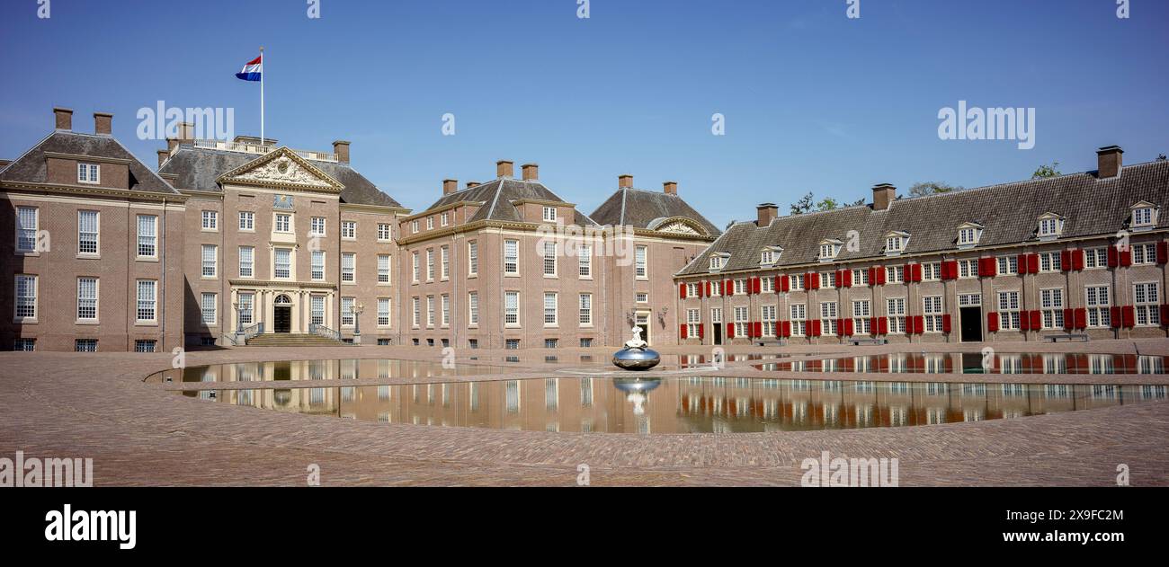 Exterior facade of Paleis Het Loo history Dutch royal family museum ...