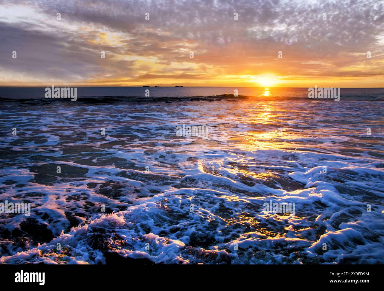 Sunset over beach and ocean seascape, Perth, Western Australia ...