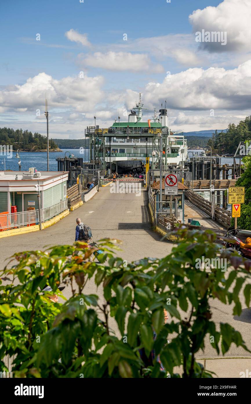 A Washington State Ferry docked at Friday Harbor on San Juan Island ...