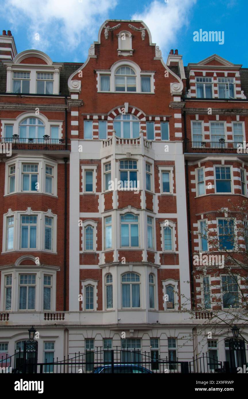 Period mansion block hi-res stock photography and images - Alamy