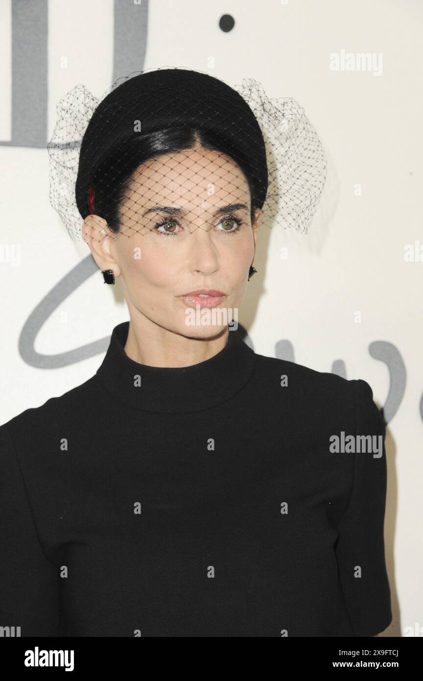 Demi Moore Photo Call for FX S FEUD: CAPOTE VS. THE SWANS Red Carpet ...