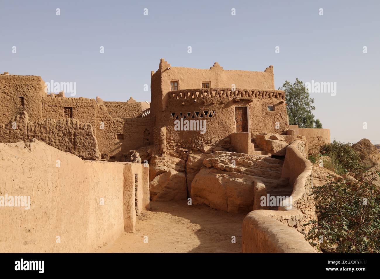 Mudbrick house in the ksar at Taghit in Western Algeria Stock Photo - Alamy
