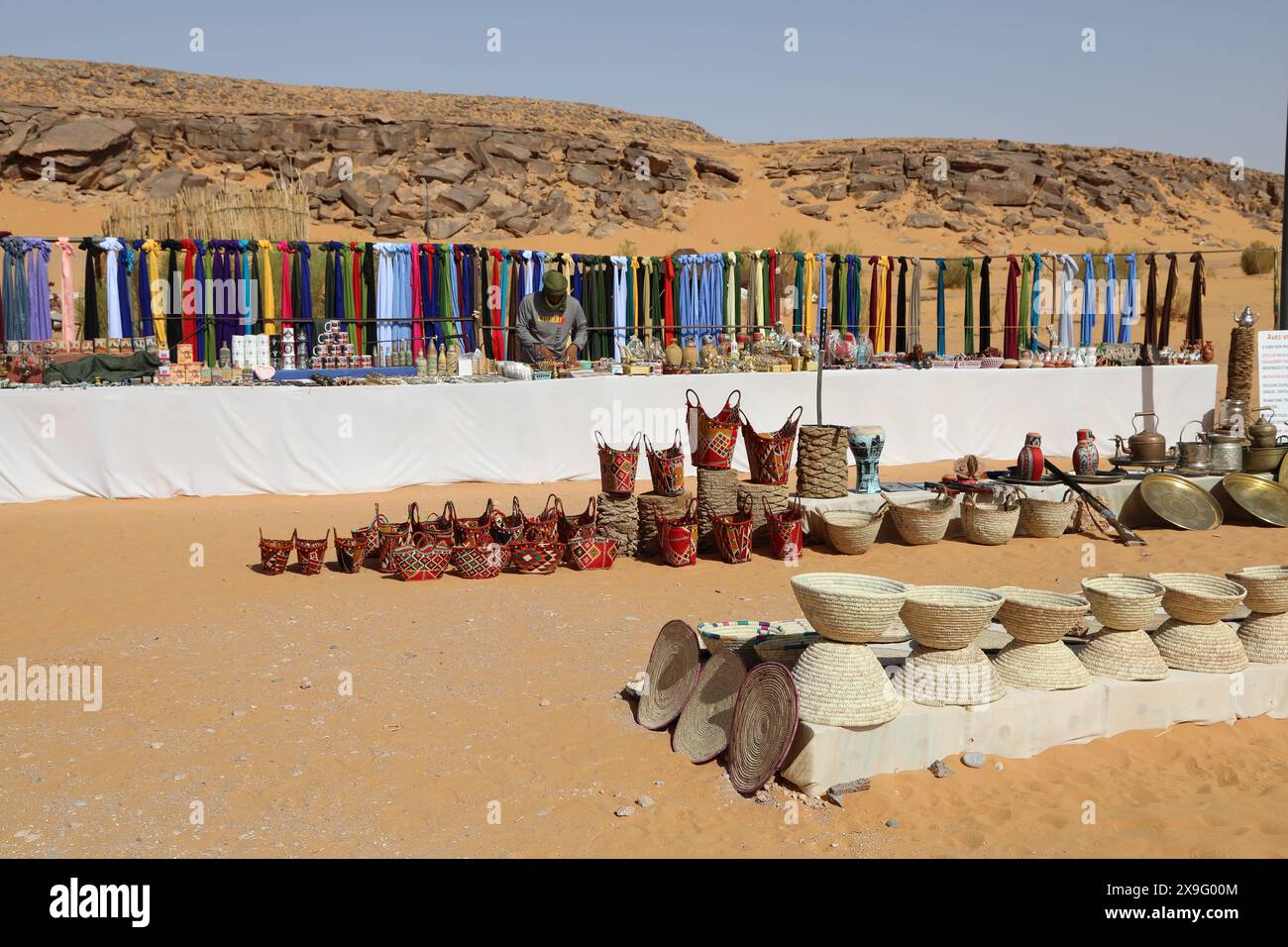 Souvenir stall in the desert at Taghit in Western Algeria Stock Photo ...