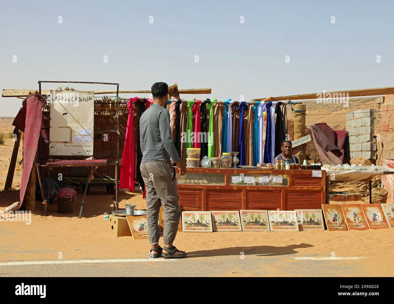 Souvenirs and local produce stall in Algeria Stock Photo - Alamy