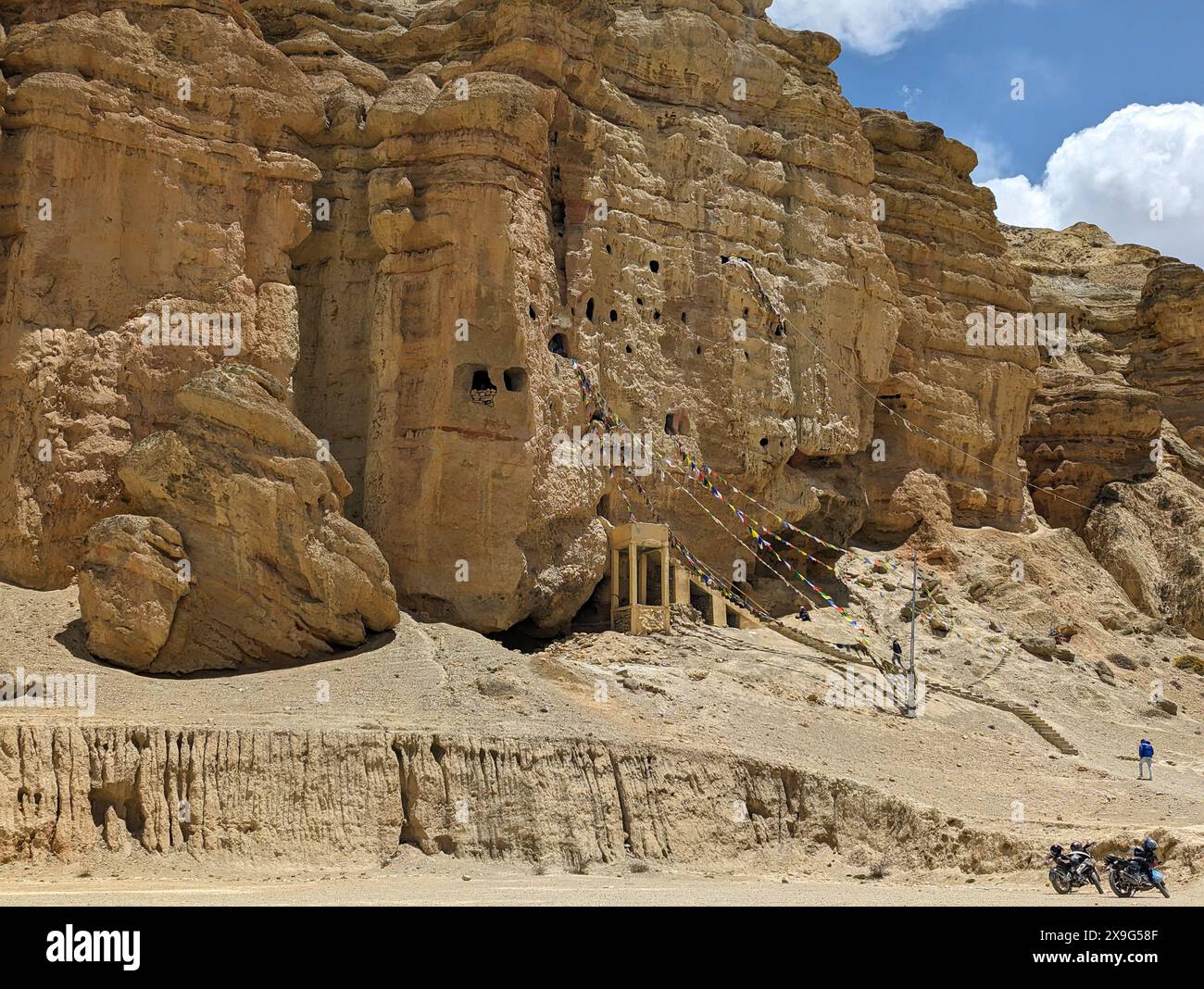 Mustang caves of nepal hi-res stock photography and images - Alamy