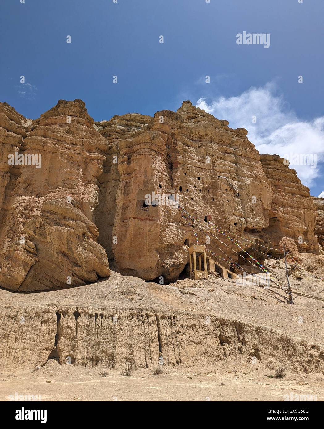 Mustang caves of nepal hi-res stock photography and images - Alamy