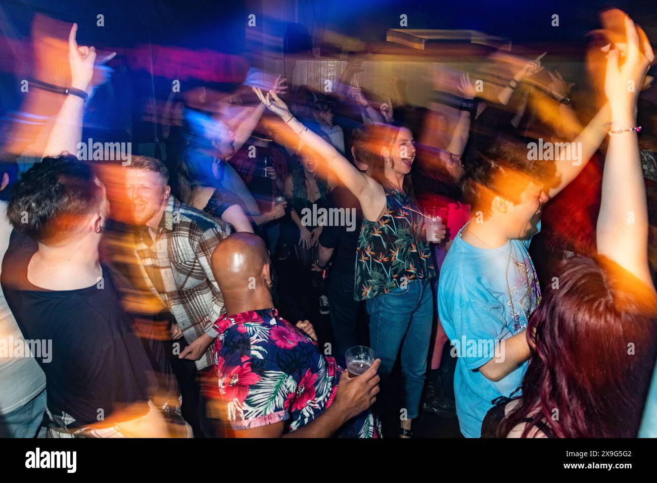 Nightclub drink dance hi-res stock photography and images - Alamy