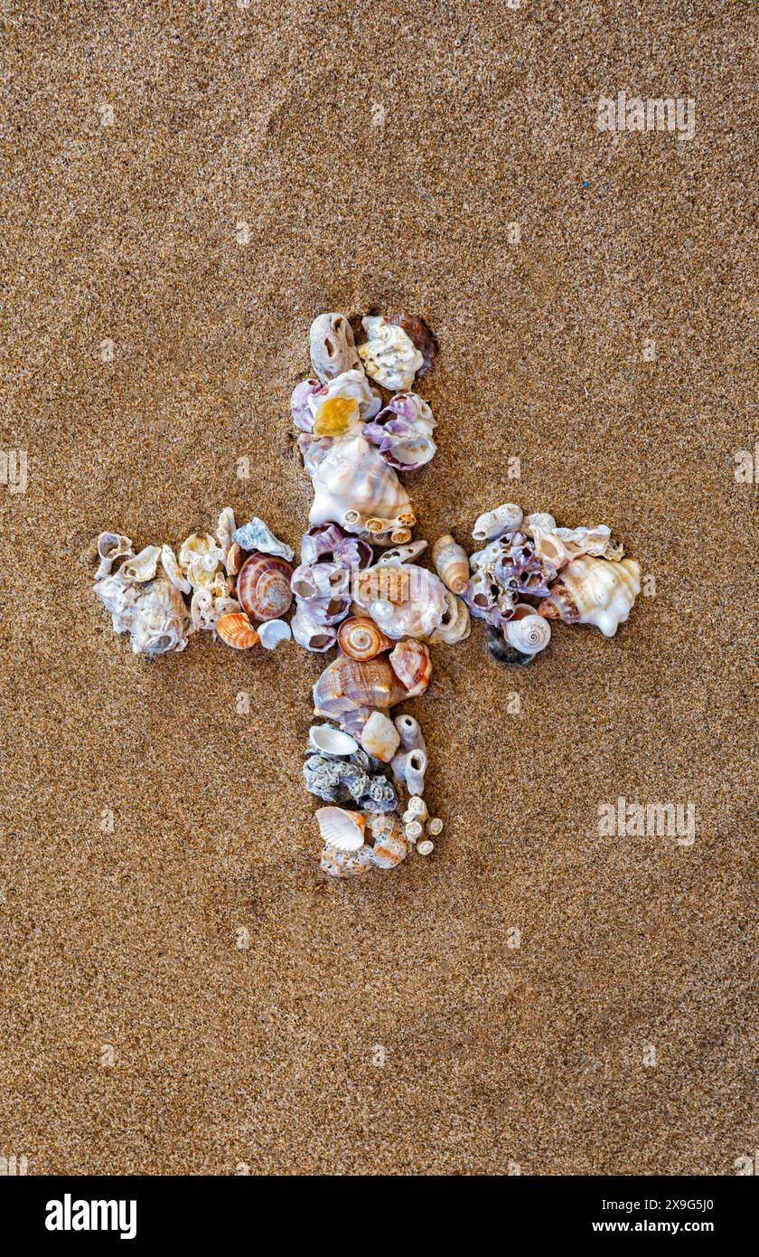 Question mark made sand background hi-res stock photography and images ...