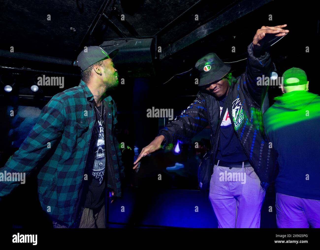 Rapping hi-res stock photography and images - Alamy