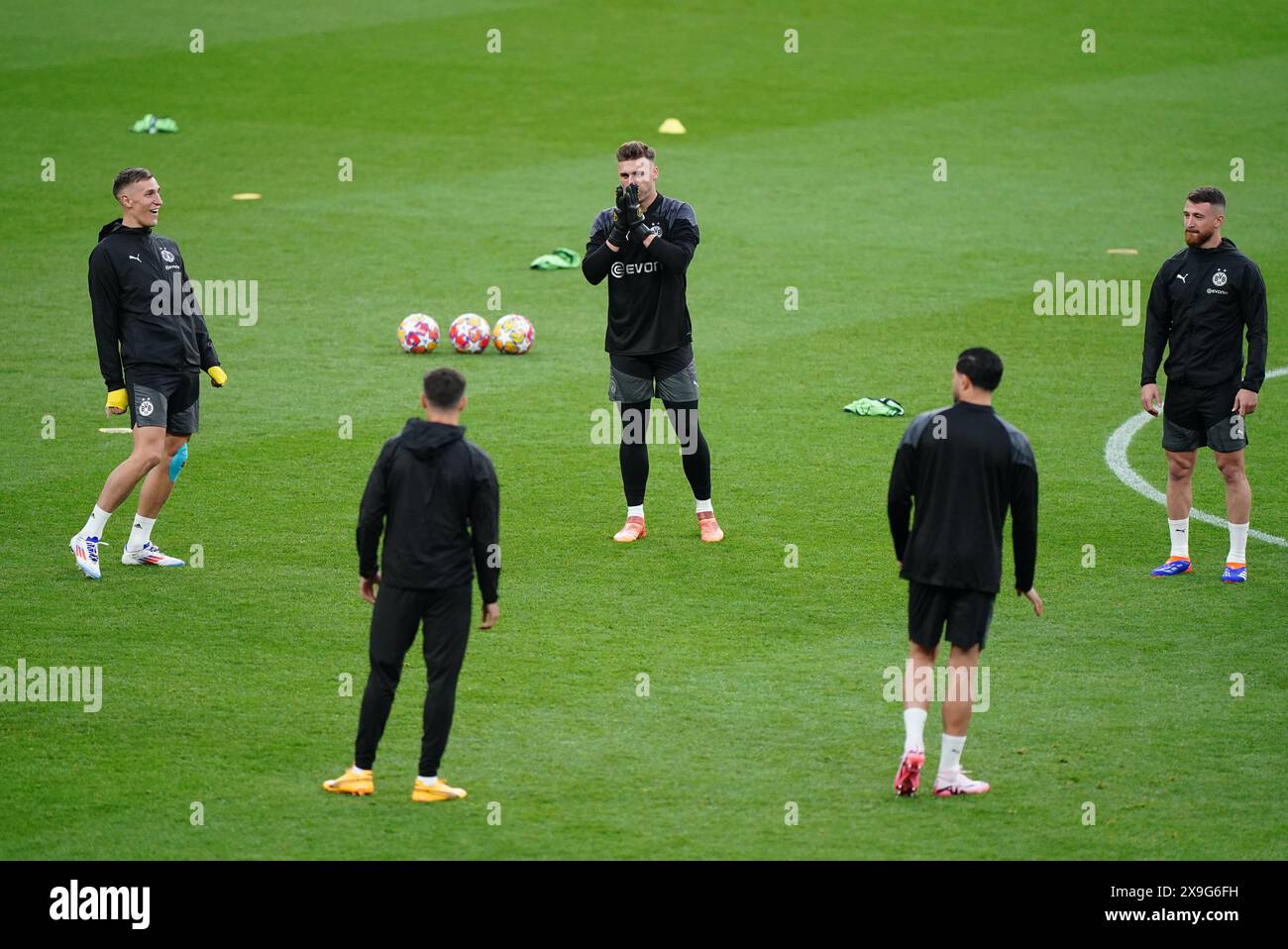 Borussia Dortmund's Alexander Meyer (centre) during a training session ...