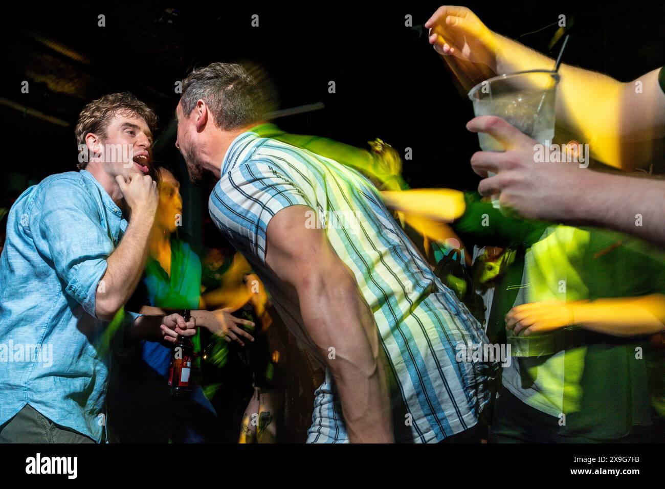 Night club dancing inside hi-res stock photography and images - Alamy