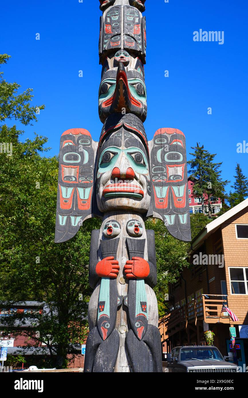 Tlingit totem pole fog woman hi-res stock photography and images - Alamy