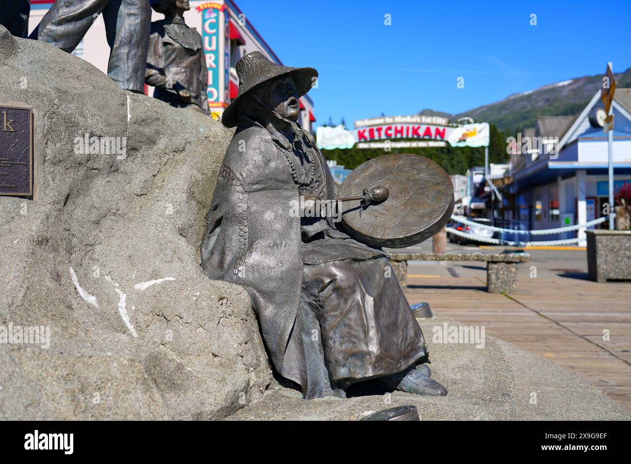 "The Rock" bronze sculpture representing the pioneers who settled in ...