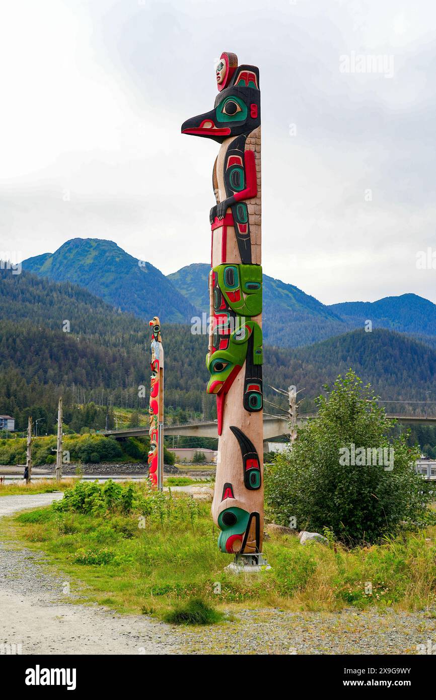 Native American totem pole on Juneau Seawalk in Overstreet Park on the ...